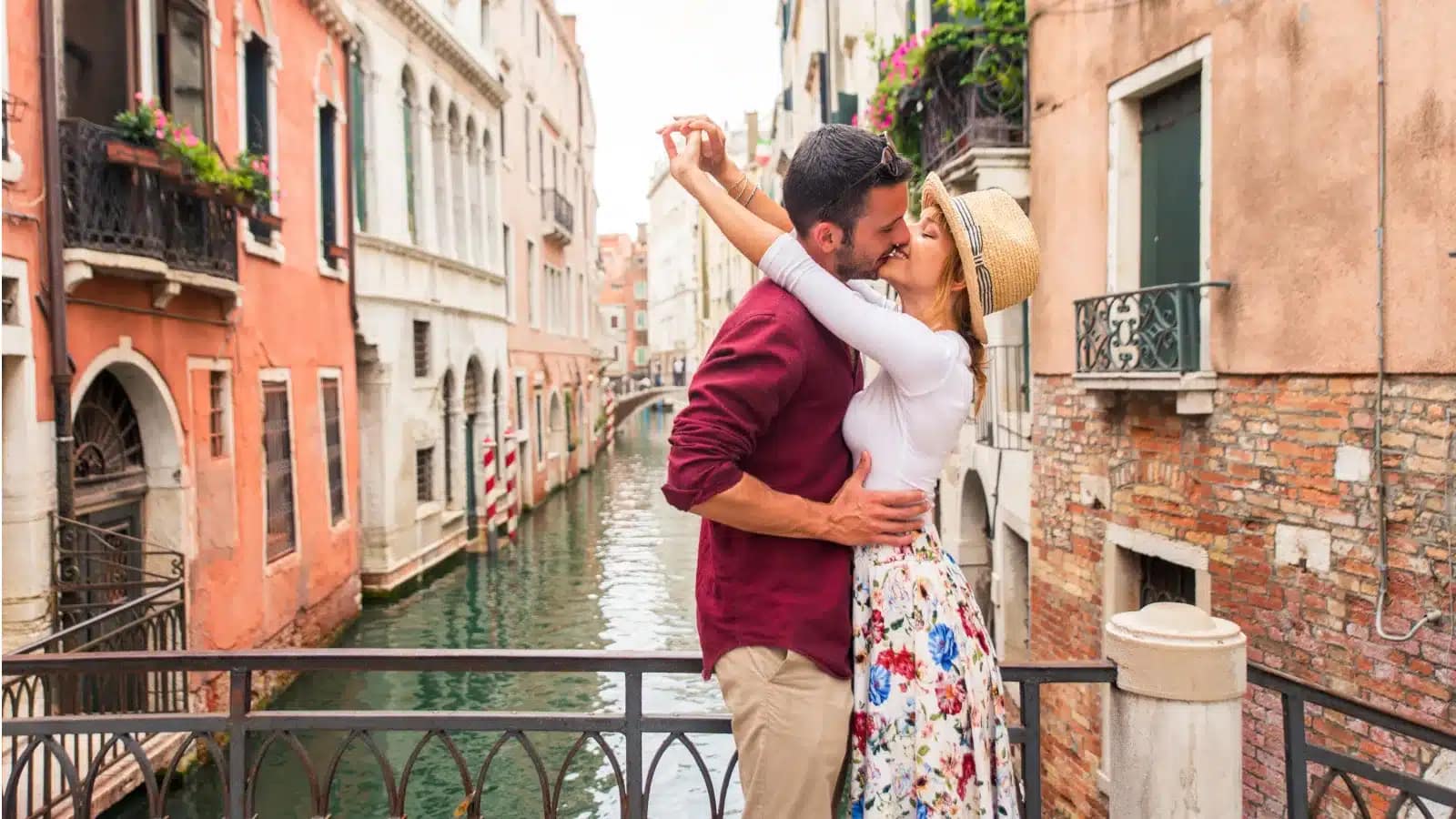 8 Expats Who Found Love (Could it Happen to You?) - Expatsi
